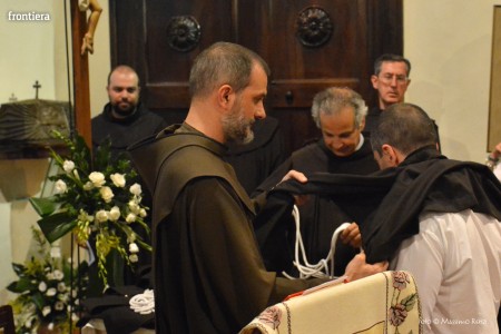 Vestizione dei novizi a Fonte Colombo con il vescovo Domenico