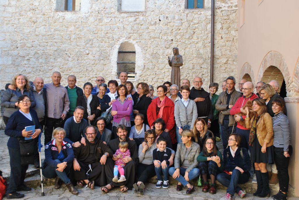 Cinque nuovi fratelli nell'Ordine Francescano Secolare: la professione ...