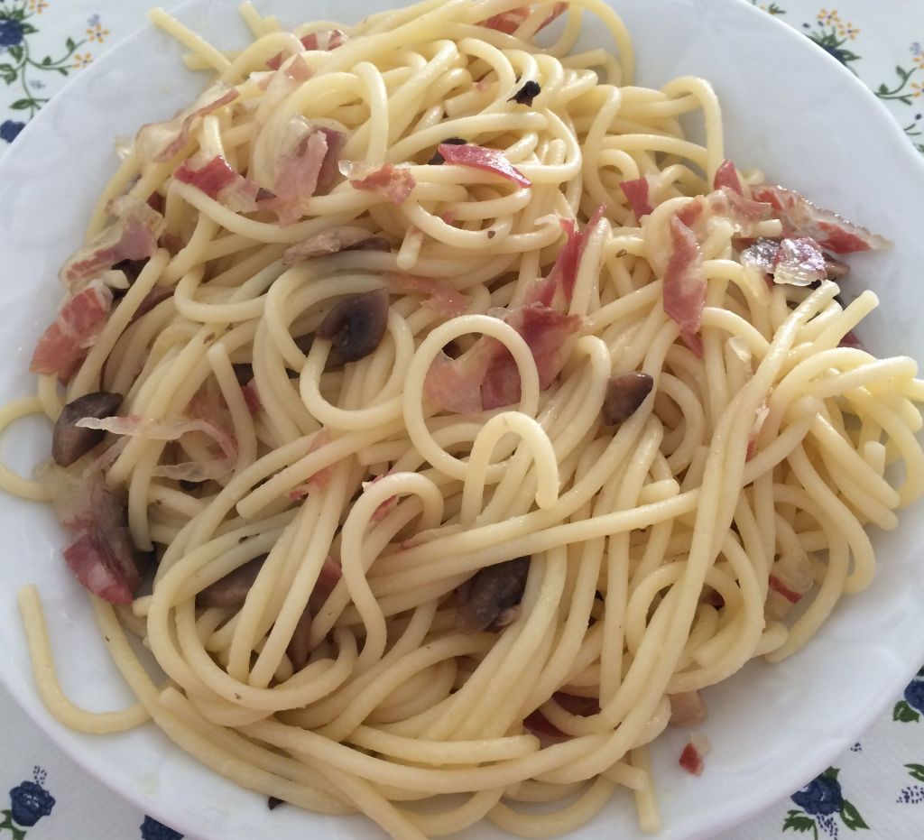Spaghetti funghi e pancetta