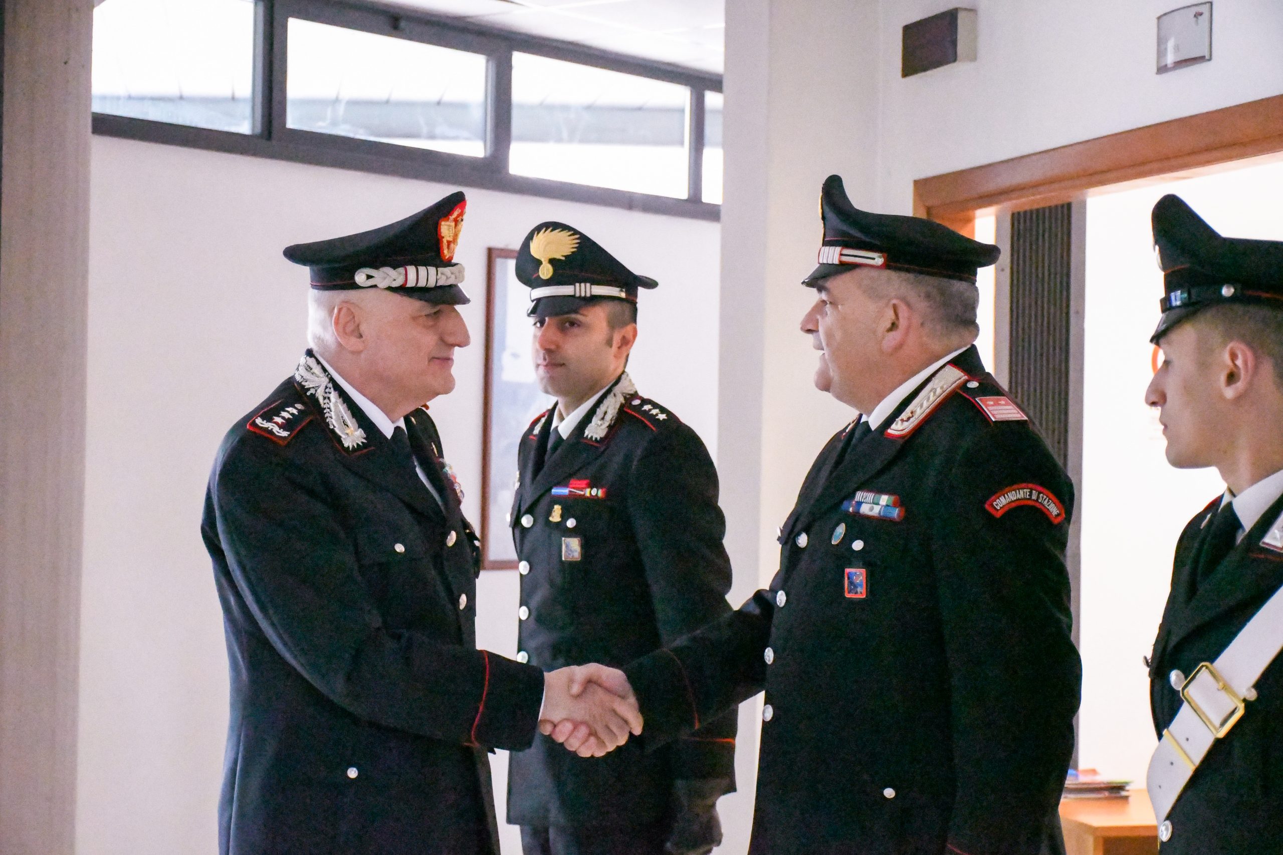 Carabinieri, il generale Enzo Bernardini in visita al Comando ...