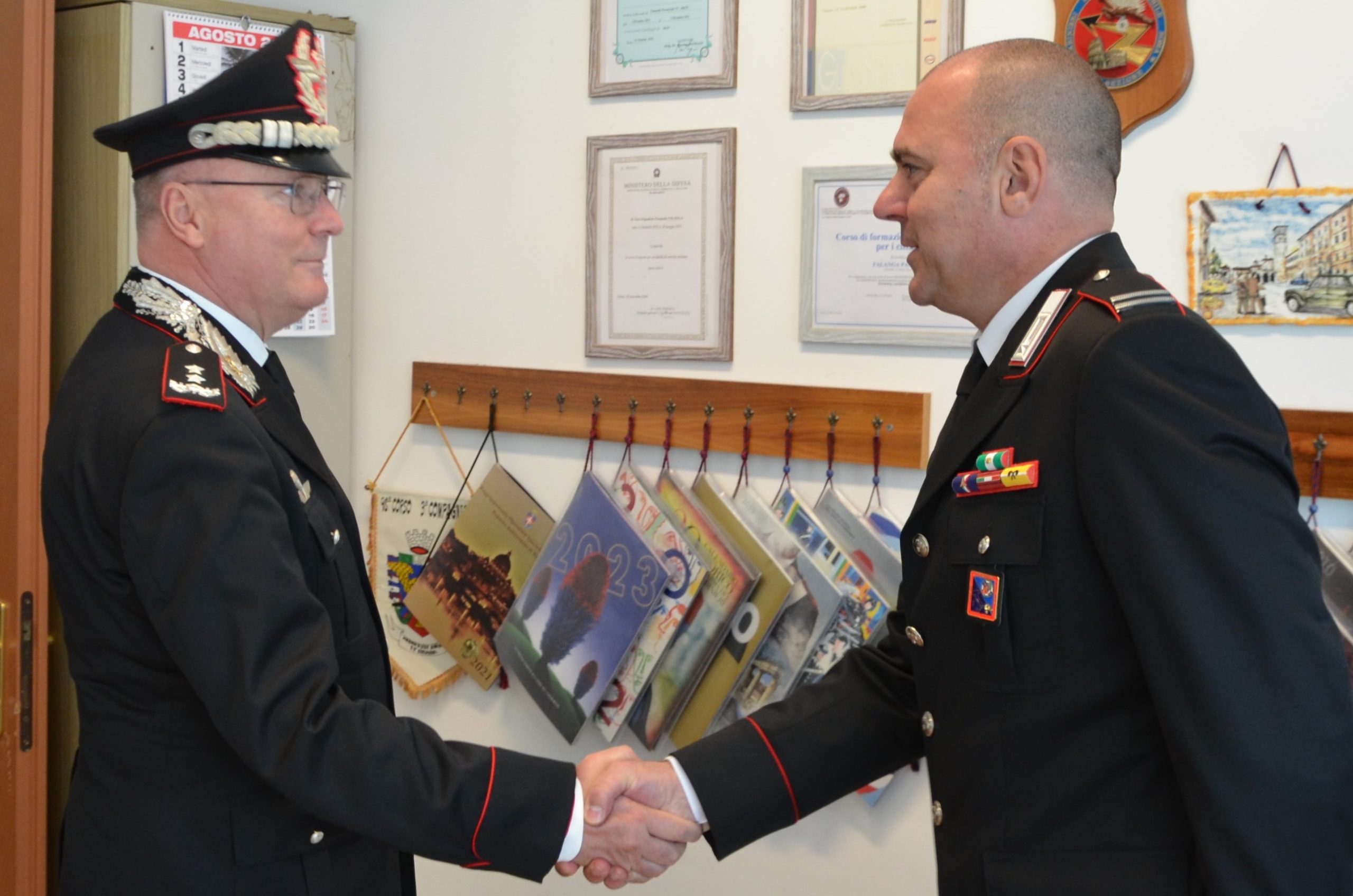 Il Generale Andrea Taurelli Salimbeni per la prima volta in visita al ...